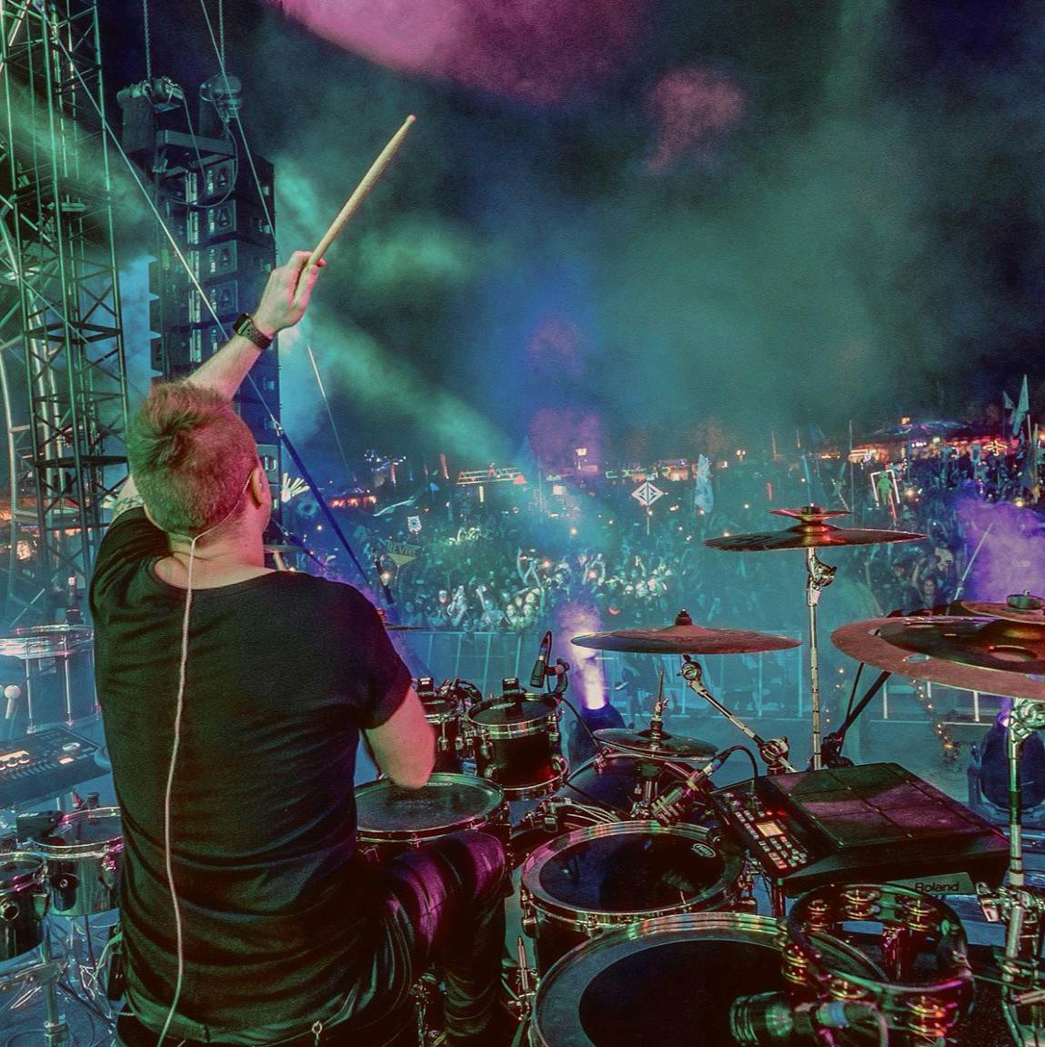 KJ Sawka | StudioVerse | Waves