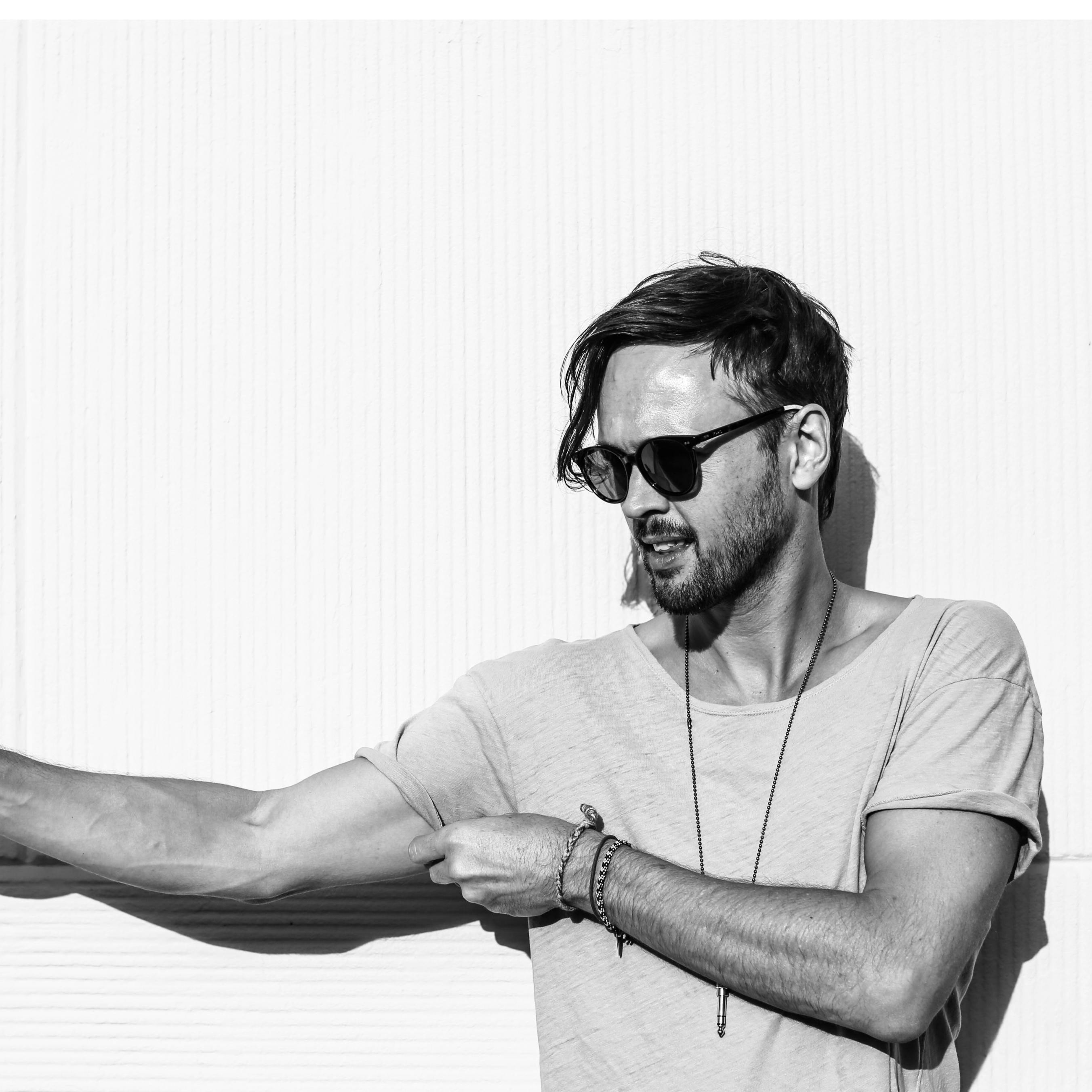 Keith Jeffery | StudioVerse | Waves