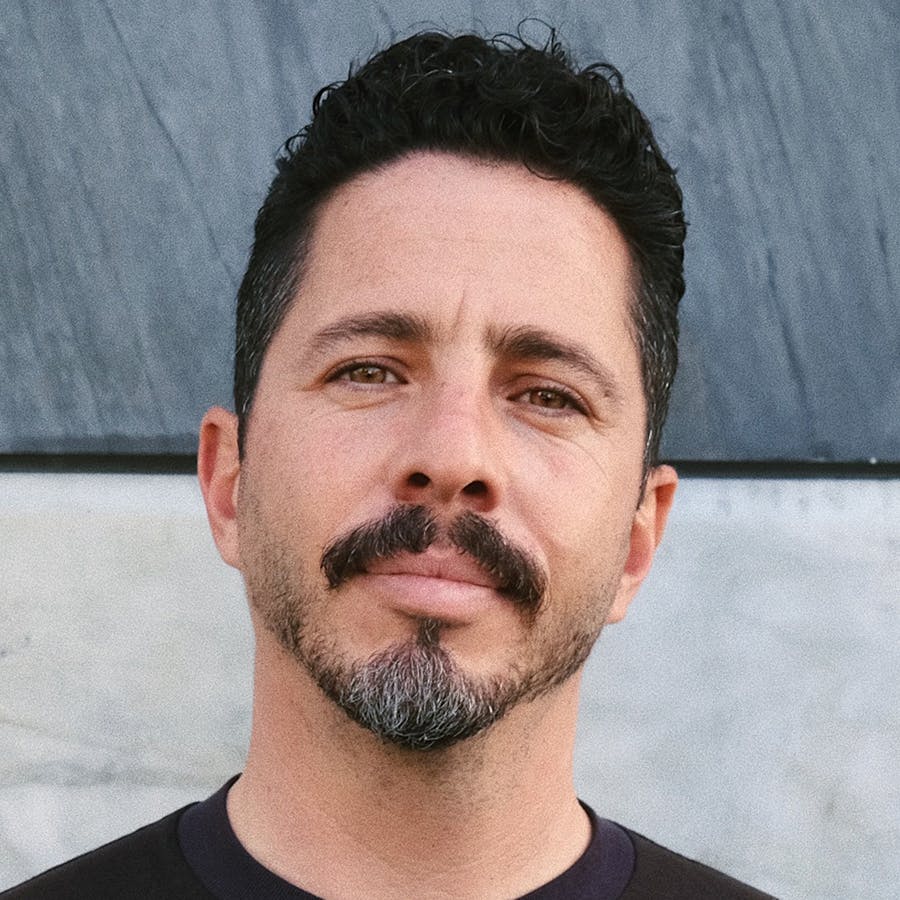 Jonathan Dagan | StudioVerse | Waves